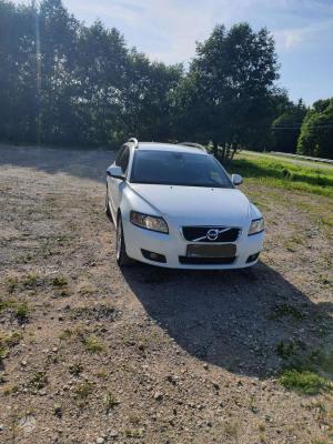 White Volvo V50 2011 in Birzai, with an engine capacity of 1.56 L and mileage of 297 thousand km for 3250 €, photo 14 on AUTOMOTO.COM.LV