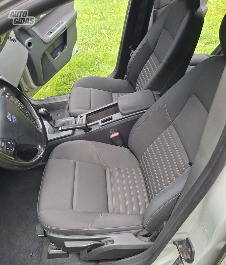 Balts Volvo V50 2011 Pakruojis, ar dzinēja tilpumu 1.60 L un nobraukumu 270 tūkst. km par 3200 €, foto 11 vietnē AUTOMOTO.COM.LV