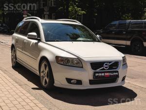 Balts Volvo V50 2011 Rīga, ar dzinēja tilpumu 2.00 L un nobraukumu 251 tūkst. km par 4900 €, foto  vietnē AUTOMOTO.COM.LV