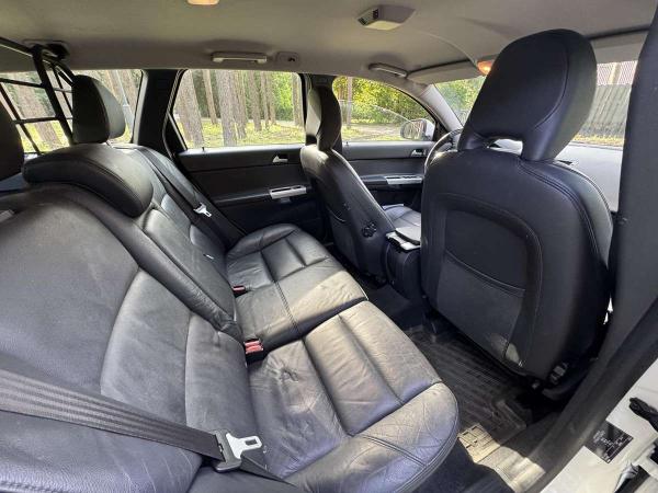 White Volvo V50 2011 in Kaunas, with an engine capacity of 1.56 L and mileage of 280 thousand km for 2999 €, photo 8 on AUTOMOTO.COM.LV
