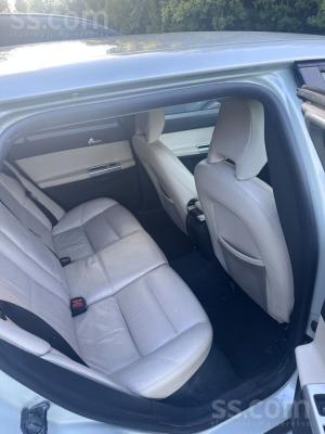 Balts Volvo V50 2011 Talsi, ar dzinēja tilpumu 1.60 L un nobraukumu 456 tūkst. km par 2200 €, foto 3 vietnē AUTOMOTO.COM.LV