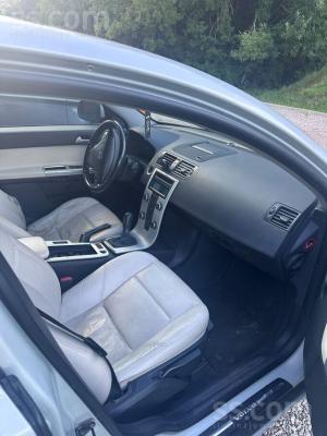 Balts Volvo V50 2011 Talsi, ar dzinēja tilpumu 1.60 L un nobraukumu 456 tūkst. km par 2200 €, foto 4 vietnē AUTOMOTO.COM.LV