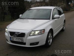 White Volvo V50 2012 in Jekabpils, with an engine capacity of 2.00 L and mileage of 350 thousand km for 5570 €, photo 2 on AUTOMOTO.COM.LV
