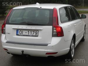 White Volvo V50 2012 in Jekabpils, with an engine capacity of 2.00 L and mileage of 350 thousand km for 5570 €, photo 5 on AUTOMOTO.COM.LV