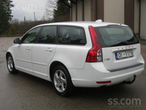 White Volvo V50 2012 in Jekabpils, with an engine capacity of 2.00 L and mileage of 350 thousand km for 5570 €, photo 7 on AUTOMOTO.COM.LV