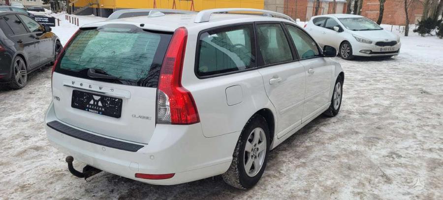 White Volvo V50 2012 in Kaunas, with an engine capacity of 1.60 L and mileage of 275 thousand km for 3550 €, photo 5 on AUTOMOTO.COM.LV