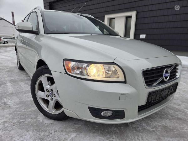 Balts Volvo V50 2012 Kauņa, ar dzinēja tilpumu 1.56 L un nobraukumu 220 tūkst. km par 3480 €, foto 1 vietnē AUTOMOTO.COM.LV