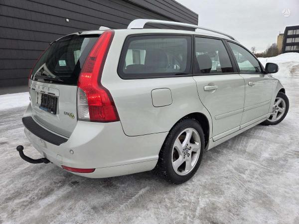 Balts Volvo V50 2012 Kauņa, ar dzinēja tilpumu 1.56 L un nobraukumu 220 tūkst. km par 3480 €, foto 4 vietnē AUTOMOTO.COM.LV