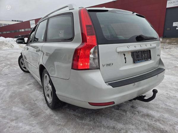 Balts Volvo V50 2012 Kauņa, ar dzinēja tilpumu 1.56 L un nobraukumu 220 tūkst. km par 3480 €, foto 5 vietnē AUTOMOTO.COM.LV