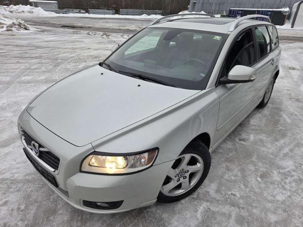 Balts Volvo V50 2012 Kauņa, ar dzinēja tilpumu 1.56 L un nobraukumu 220 tūkst. km par 3480 €, foto 8 vietnē AUTOMOTO.COM.LV