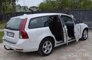 Balts Volvo V50 2012 Jēkabpils, ar dzinēja tilpumu 2.00 L un nobraukumu 350 tūkst. km par 4500 €, foto 3 vietnē AUTOMOTO.COM.LV