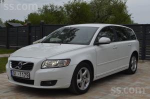 Balts Volvo V50 2012 Jēkabpils, ar dzinēja tilpumu 2.00 L un nobraukumu 350 tūkst. km par 4500 €, foto 4 vietnē AUTOMOTO.COM.LV