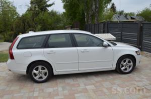 Balts Volvo V50 2012 Jēkabpils, ar dzinēja tilpumu 2.00 L un nobraukumu 350 tūkst. km par 4500 €, foto 25 vietnē AUTOMOTO.COM.LV
