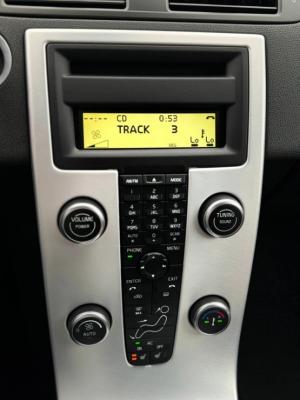 Balts Volvo V50 2012 Rīga, ar dzinēja tilpumu 1.60 L un nobraukumu 235 tūkst. km par 5450 €, foto 4 vietnē AUTOMOTO.COM.LV