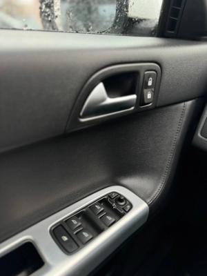 Balts Volvo V50 2012 Rīga, ar dzinēja tilpumu 1.60 L un nobraukumu 235 tūkst. km par 5450 €, foto 5 vietnē AUTOMOTO.COM.LV