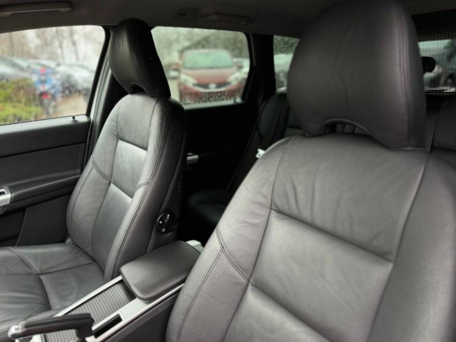 Balts Volvo V50 2012 Rīga, ar dzinēja tilpumu 1.60 L un nobraukumu 235 tūkst. km par 5450 €, foto 8 vietnē AUTOMOTO.COM.LV