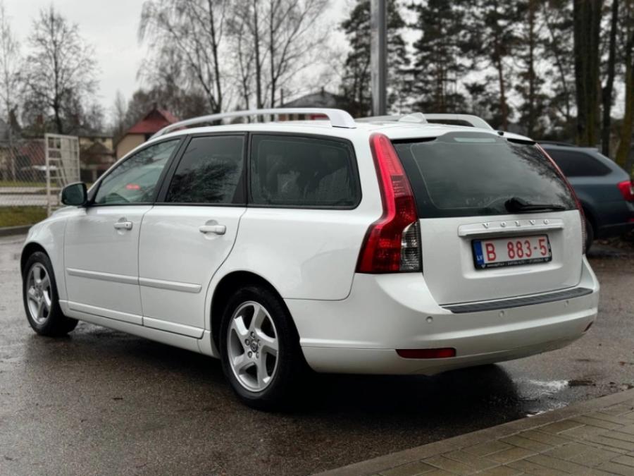 Balts Volvo V50 2012 Rīga, ar dzinēja tilpumu 1.60 L un nobraukumu 235 tūkst. km par 5450 €, foto 14 vietnē AUTOMOTO.COM.LV