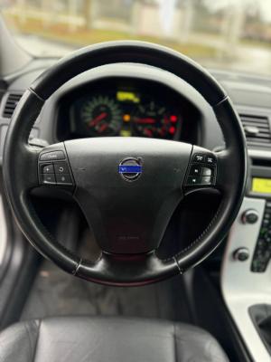 Balts Volvo V50 2012 Rīga, ar dzinēja tilpumu 1.60 L un nobraukumu 235 tūkst. km par 5450 €, foto 17 vietnē AUTOMOTO.COM.LV