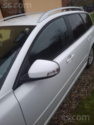 White Volvo V50 2012 in Limbazi, with an engine capacity of 1.60 L and mileage of 303 thousand km for 3800 €, photo 4 on AUTOMOTO.COM.LV