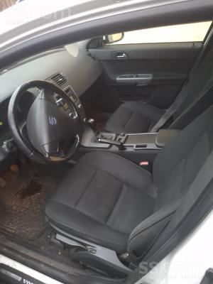 White Volvo V50 2012 in Limbazi, with an engine capacity of 1.60 L and mileage of 303 thousand km for 3800 €, photo 7 on AUTOMOTO.COM.LV