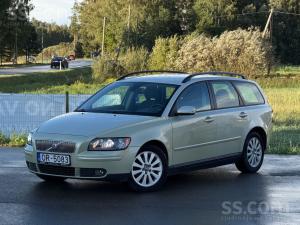 Желтый Вольво В50 2005 в Огре, объемом двигателя 2.00 л и пробегом 166 тыс. км за 2900 €, фото  на AUTOMOTO.COM.LV