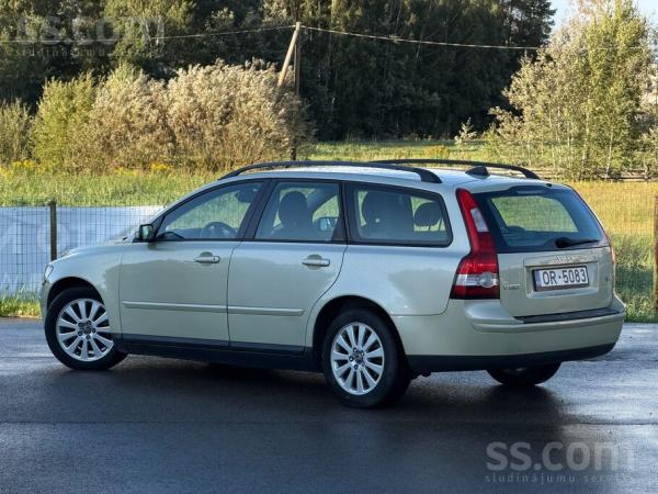 Yellow Volvo V50 2005 in Ogre, with an engine capacity of 2.00 L and mileage of 166 thousand km for 2900 €, photo 7 on AUTOMOTO.COM.LV