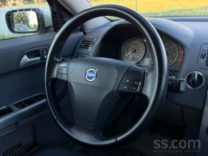 Yellow Volvo V50 2005 in Ogre, with an engine capacity of 2.00 L and mileage of 166 thousand km for 2490 €, photo 18 on AUTOMOTO.COM.LV