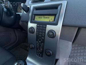 Yellow Volvo V50 2005 in Ogre, with an engine capacity of 2.00 L and mileage of 166 thousand km for 2490 €, photo 19 on AUTOMOTO.COM.LV