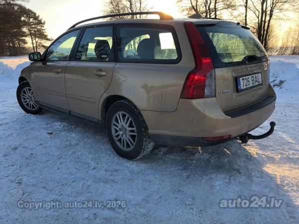 Yellow Volvo V50 2007 in Tallinn, with an engine capacity of 1.80 L and mileage of 245 thousand km for 3200 €, photo 2 on AUTOMOTO.COM.LV