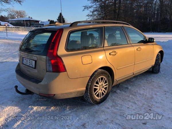 Yellow Volvo V50 2007 in Tallinn, with an engine capacity of 1.80 L and mileage of 245 thousand km for 3200 €, photo 3 on AUTOMOTO.COM.LV