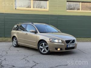 Dzeltens Volvo V50 2007 Rīga, ar dzinēja tilpumu 2.40 L un nobraukumu 336 tūkst. km par 2050 €, foto  vietnē AUTOMOTO.COM.LV