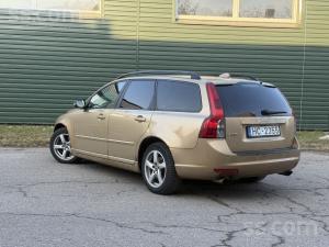Dzeltens Volvo V50 2007 Rīga, ar dzinēja tilpumu 2.40 L un nobraukumu 336 tūkst. km par 2050 €, foto 5 vietnē AUTOMOTO.COM.LV