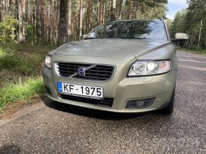 Yellow Volvo V50 2009 in Riga, with an engine capacity of 2.00 L and mileage of 247 thousand km for 750 €, photo  on AUTOMOTO.COM.LV