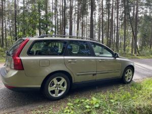 Dzeltens Volvo V50 2009 Rīga, ar dzinēja tilpumu 2.00 L un nobraukumu 247 tūkst. km par 750 €, foto 4 vietnē AUTOMOTO.COM.LV