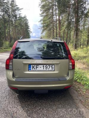 Dzeltens Volvo V50 2009 Rīga, ar dzinēja tilpumu 2.00 L un nobraukumu 247 tūkst. km par 750 €, foto 5 vietnē AUTOMOTO.COM.LV