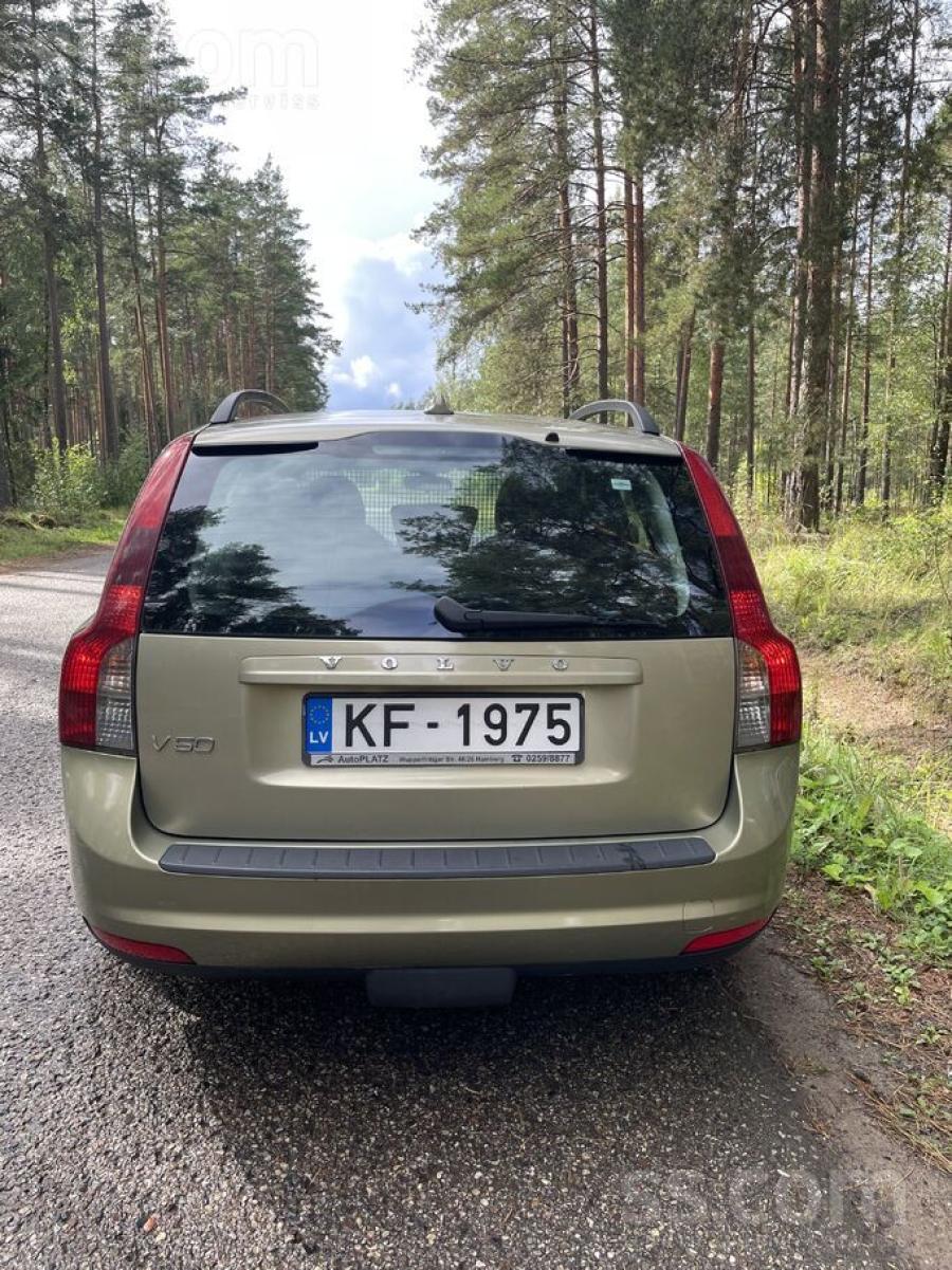 Dzeltens Volvo V50 2009 Rīga, ar dzinēja tilpumu 2.00 L un nobraukumu 247 tūkst. km par 750 €, foto 5 vietnē AUTOMOTO.COM.LV