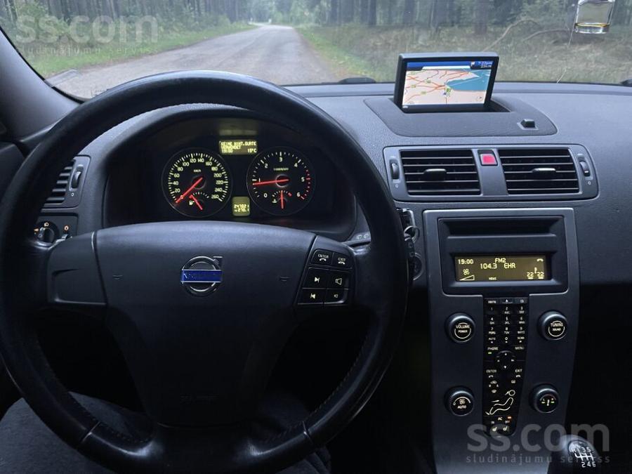 Dzeltens Volvo V50 2009 Rīga, ar dzinēja tilpumu 2.00 L un nobraukumu 247 tūkst. km par 750 €, foto 6 vietnē AUTOMOTO.COM.LV