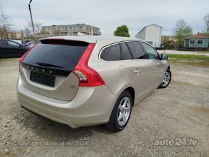 Smilšu krāsa Volvo V60 2016 Rakvere, ar dzinēja tilpumu 2.00 L un nobraukumu 238 tūkst. km par 7900 €, foto 5 vietnē AUTOMOTO.COM.LV