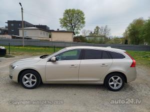 Smilšu krāsa Volvo V60 2016 Rakvere, ar dzinēja tilpumu 2.00 L un nobraukumu 238 tūkst. km par 7900 €, foto 6 vietnē AUTOMOTO.COM.LV