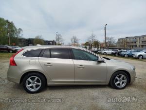 Smilšu krāsa Volvo V60 2016 Rakvere, ar dzinēja tilpumu 2.00 L un nobraukumu 238 tūkst. km par 7900 €, foto 7 vietnē AUTOMOTO.COM.LV
