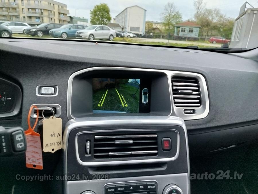 Smilšu krāsa Volvo V60 2016 Rakvere, ar dzinēja tilpumu 2.00 L un nobraukumu 238 tūkst. km par 7900 €, foto 12 vietnē AUTOMOTO.COM.LV