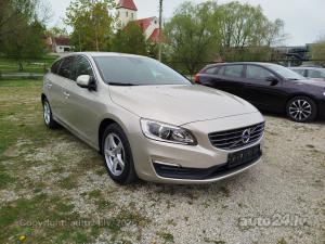 Smilšu krāsa Volvo V60 2016 Rakvere, ar dzinēja tilpumu 2.00 L un nobraukumu 238 tūkst. km par 7900 €, foto 13 vietnē AUTOMOTO.COM.LV