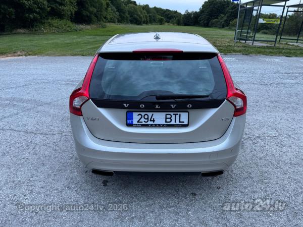 Beige Volvo V60 2017 in Tallinn, with an engine capacity of 1.50 L and mileage of 232 thousand km for 9900 €, photo 5 on AUTOMOTO.COM.LV