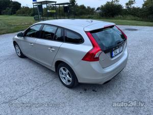 Beige Volvo V60 2017 in Tallinn, with an engine capacity of 1.50 L and mileage of 232 thousand km for 9900 €, photo 8 on AUTOMOTO.COM.LV