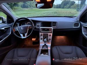 Beige Volvo V60 2017 in Tallinn, with an engine capacity of 1.50 L and mileage of 232 thousand km for 9900 €, photo 14 on AUTOMOTO.COM.LV