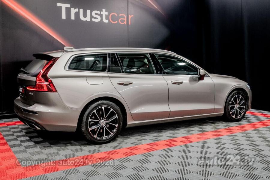 Beige Volvo V60 2018 in Parnu, with an engine capacity of 2.00 L and mileage of 213 thousand km for 17300 €, photo 9 on AUTOMOTO.COM.LV