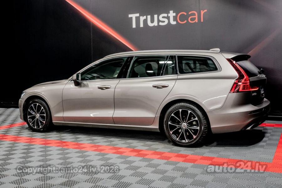 Beige Volvo V60 2018 in Parnu, with an engine capacity of 2.00 L and mileage of 213 thousand km for 17300 €, photo 10 on AUTOMOTO.COM.LV