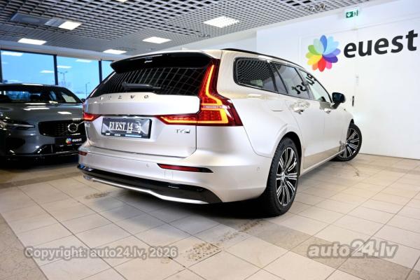 Smilšu krāsa Volvo V60 2025 Tallina, ar dzinēja tilpumu 2.00 L un nobraukumu 25 tūkst. km par 45990 €, foto 4 vietnē AUTOMOTO.COM.LV