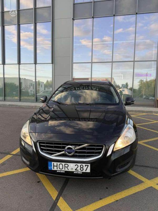 Вольво B60 2011 в Вильнюс на AUTOMOTO.COM.LV Черный Вольво B60 2011 в Вильнюс, объемом двигателя 2.00 л и пробегом 500 тыс. км за 2900 €, фото 4 на AUTOMOTO.COM.LV