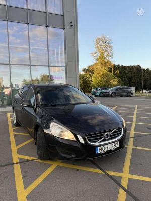 Black Volvo V60 2011 in Vilnius, with an engine capacity of 2.00 L and mileage of 500 thousand km for 2900 €, photo 5 on AUTOMOTO.COM.LV